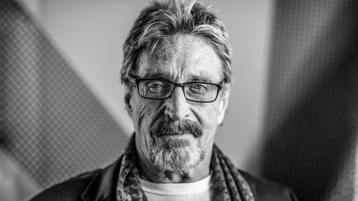 Макафи жив? Бывшая девушка криптоэнтузиаста утверждает, что он бежал в ...